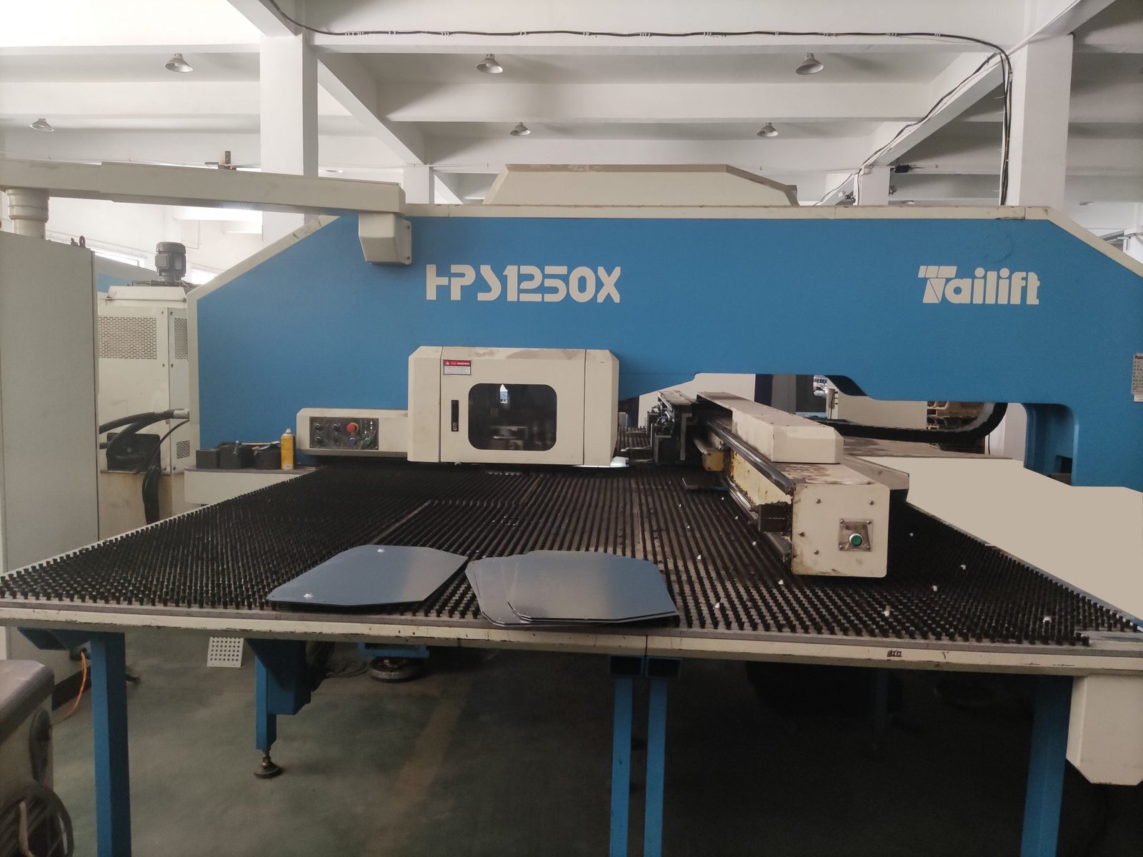 Sheet Metal Fabrication & Design - Package Delivery Box
