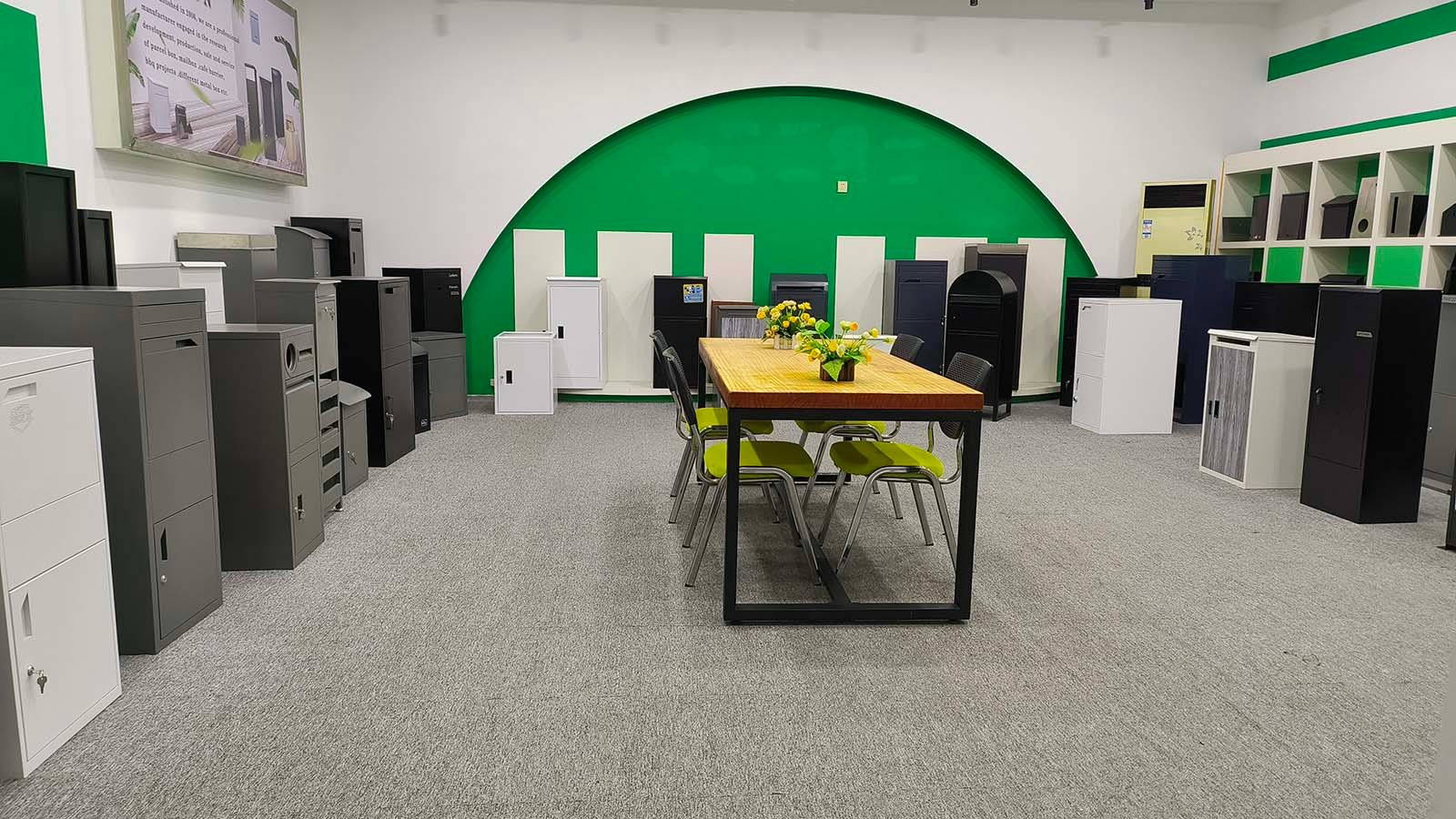 FACTORY - Package Delivery Box